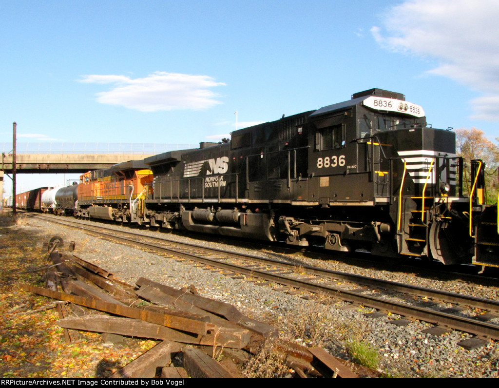 NS 8836 and BNSF 6220
